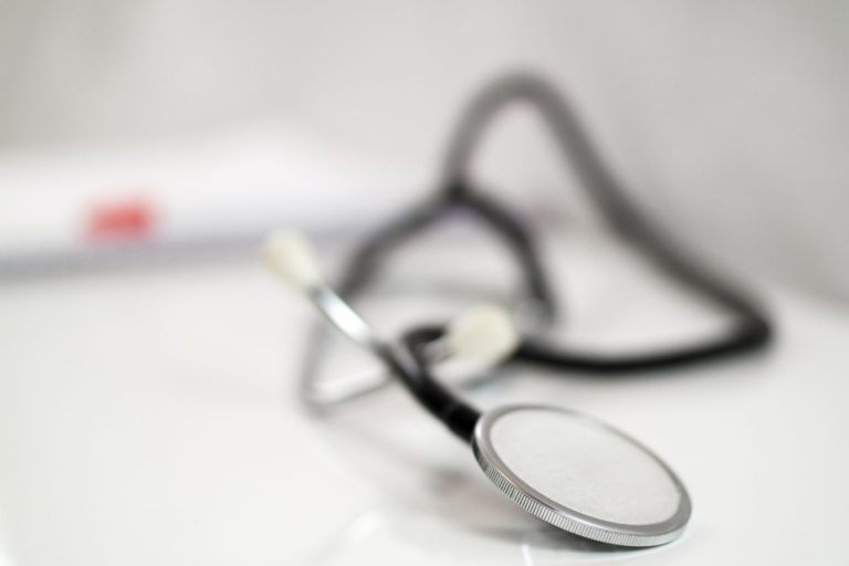 Gabor Mate : The connection between trauma and illness